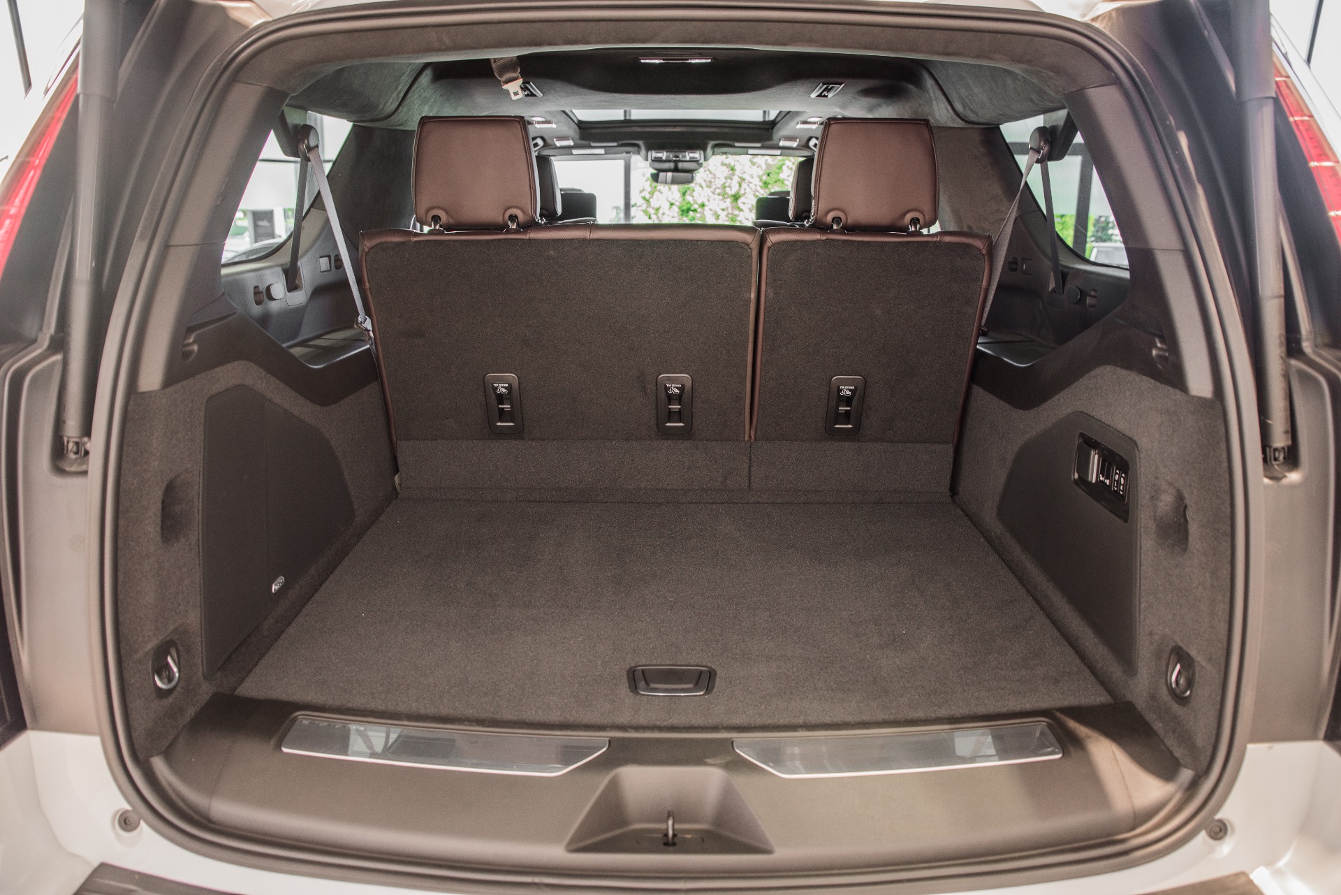 Cadillac Escalade Esv Trunk