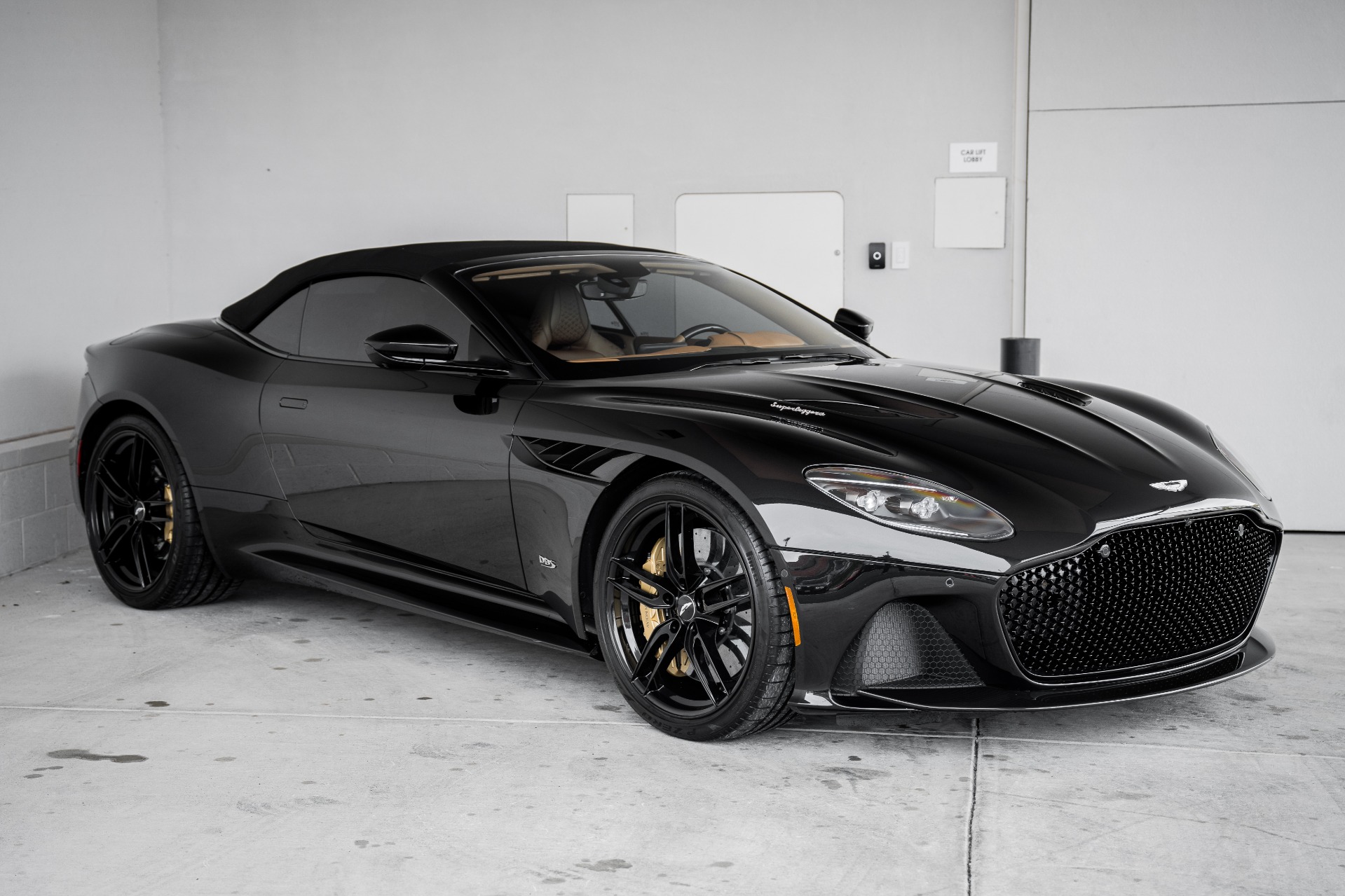 Aston Martin Dbs White