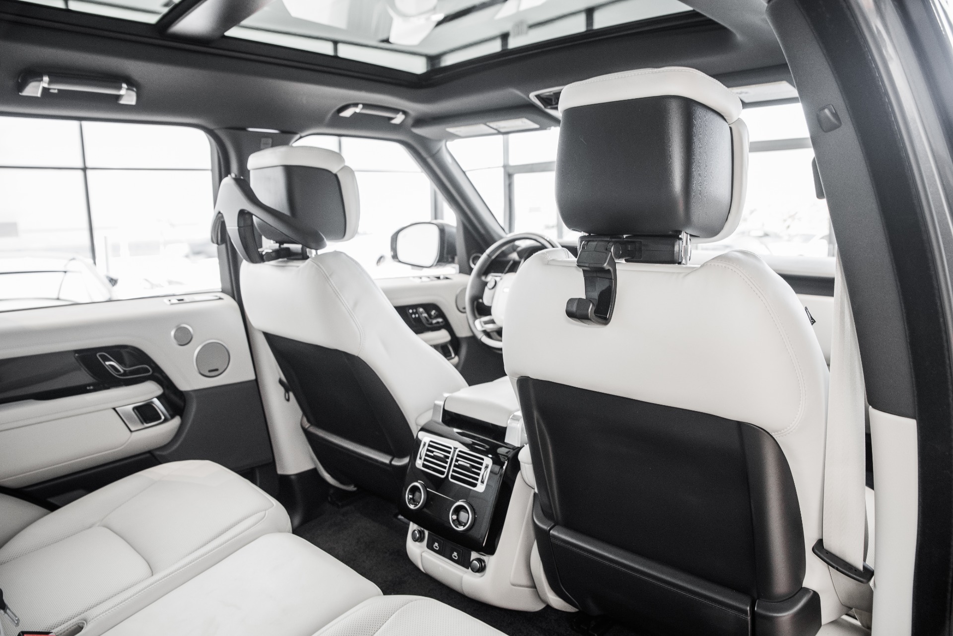 Range Rover 2022 Interior Back Seats