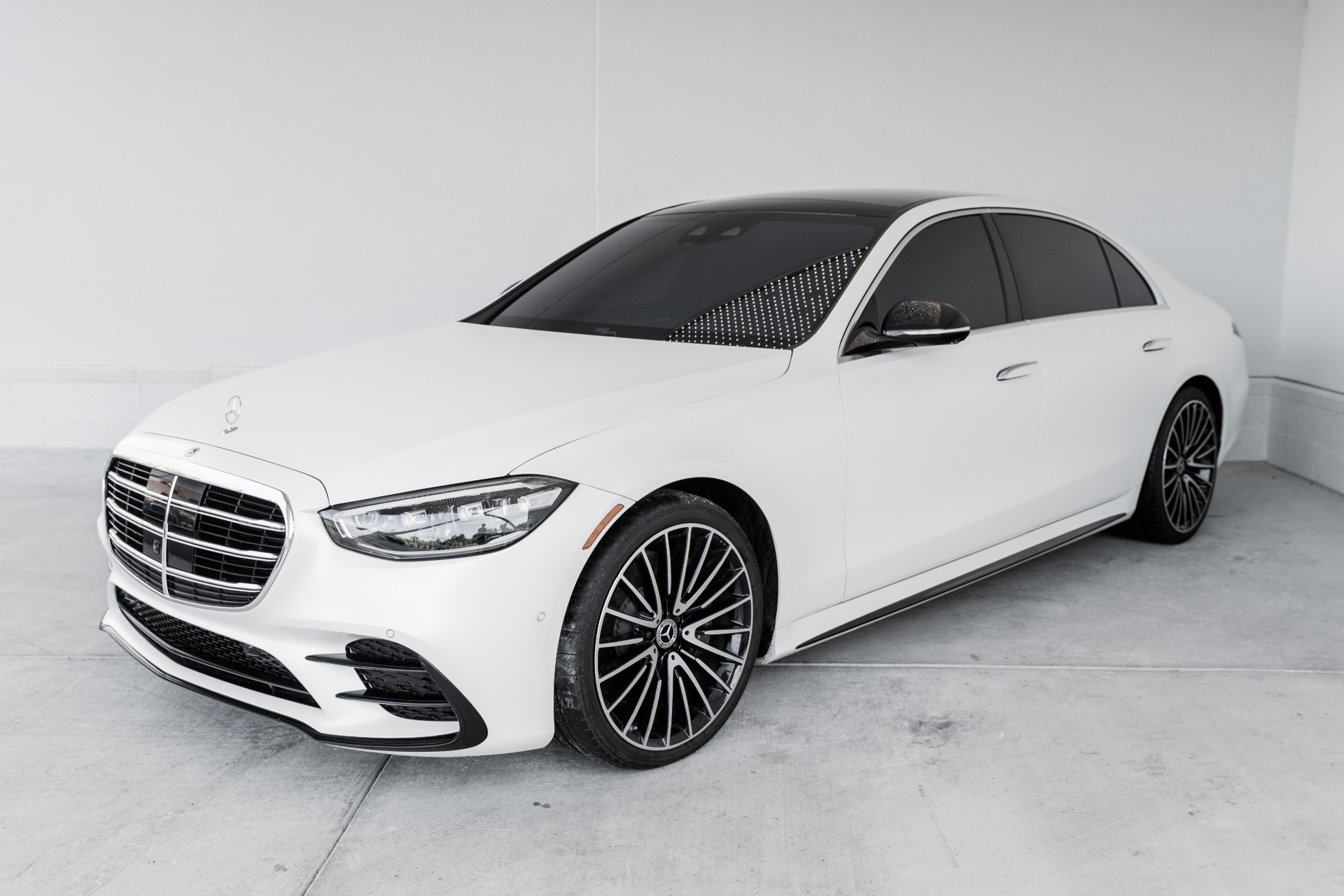 Mercedes 2022 White