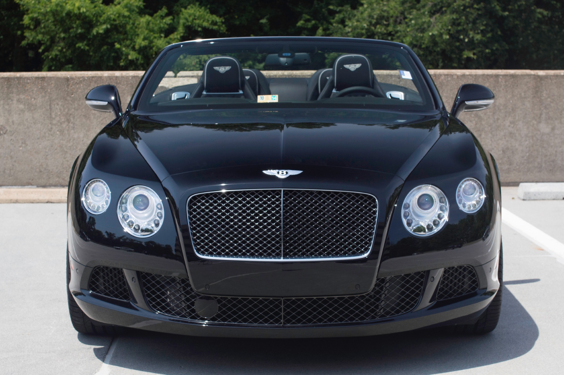 Bentley V12 Women