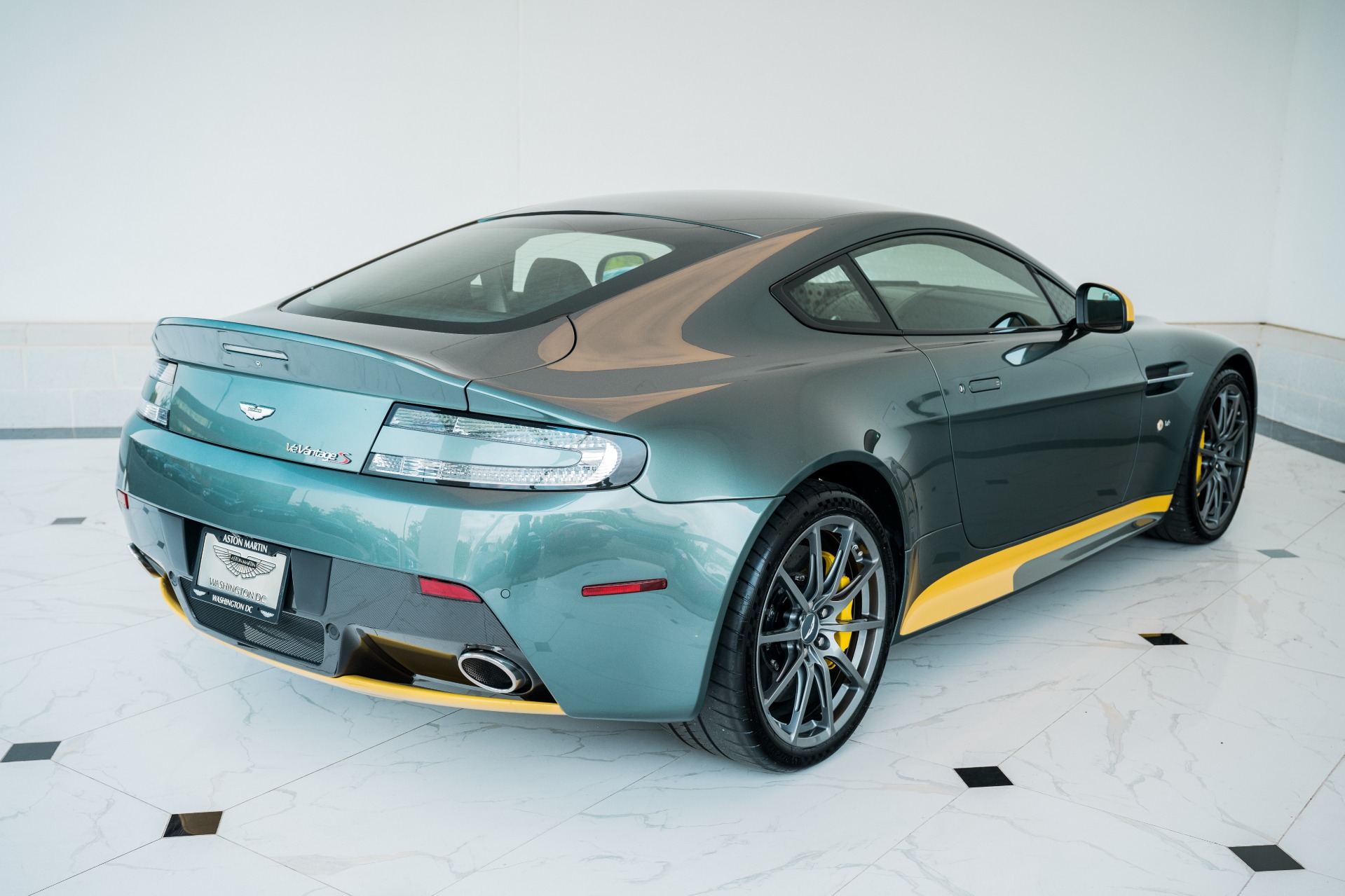 Vantage V12 Gt