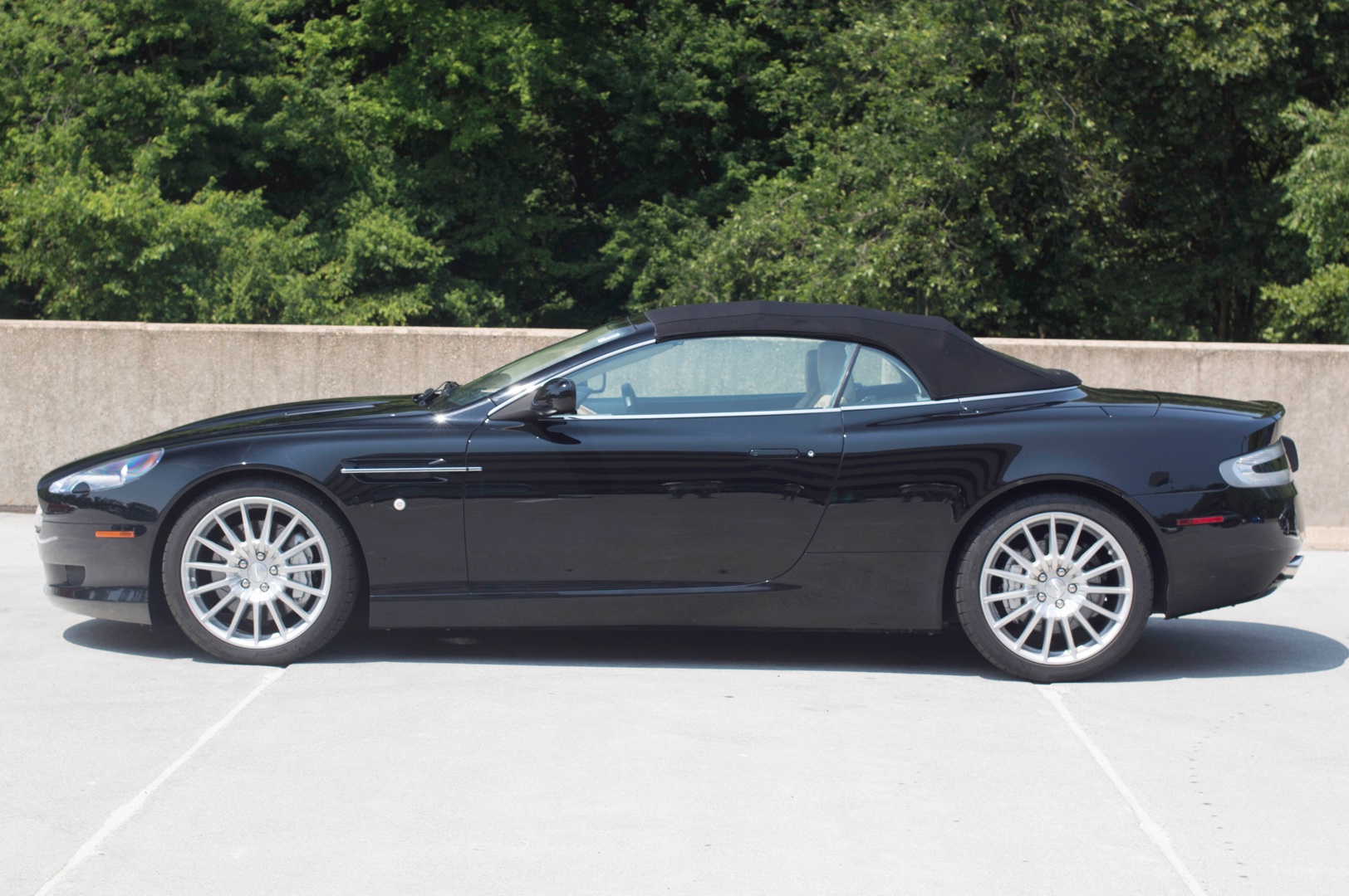 Aston Martin Db9 Convertible Black